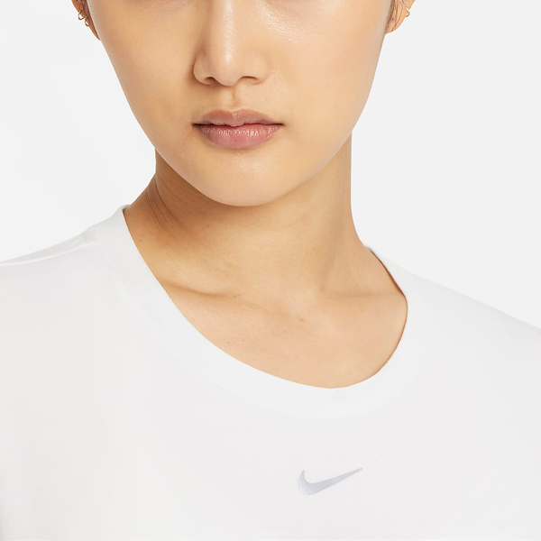 博客來-Nike Dri-FIT One Luxe [DD0619-100] 女 短袖上衣 運動 訓練 瑜珈 柔軟 反光 白