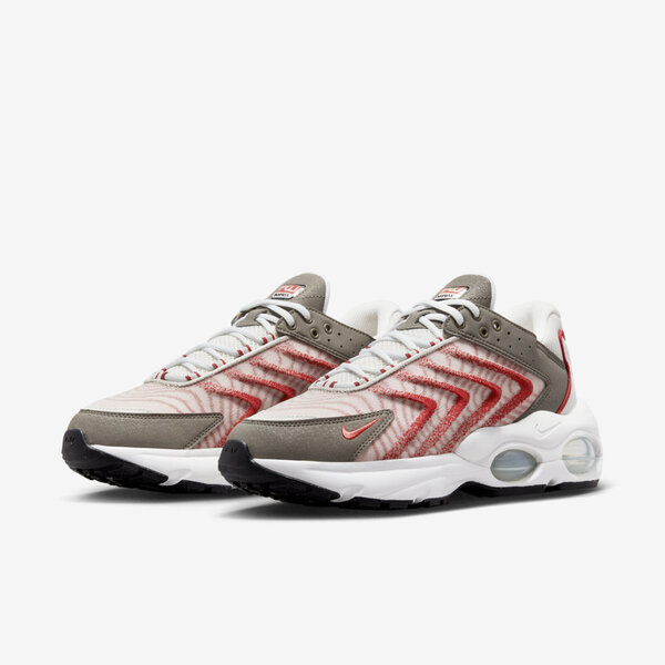 博客來-Nike Air Max TW [DQ3984-002] 男 休閒鞋 運動 慢跑 氣墊 透氣 放射線條 反光 穿搭 灰紅