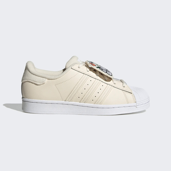 博客來-Adidas Superstar W [GW0592] 女 休閒鞋 經典Originals 標語 貼布 花卉 穿搭 杏色