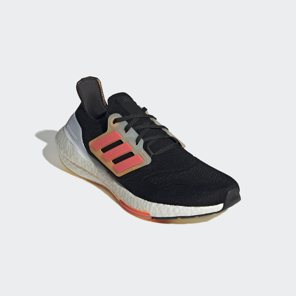 博客來-Adidas Ultraboost 22 [GX5464] 男 慢跑鞋 運動 路跑 彈力 耐磨 穩定 襪套 黑 螢光橘